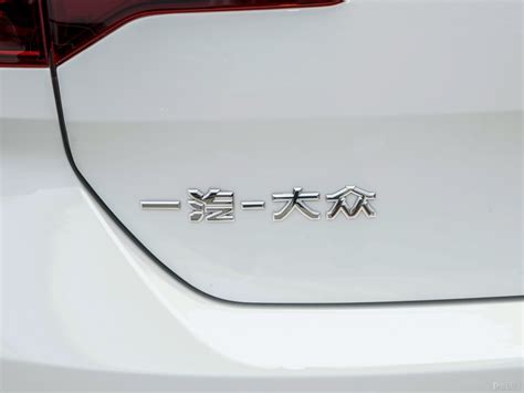 T Roc探歌外观实拍高清大图t Roc探歌 2022款 280tsi Dsg两驱r Line Pro Plus极地白锰石黑第23张图片