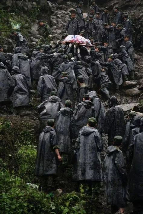 汶川地震14周年100张照片100个让人泪流满面的瞬间 知乎