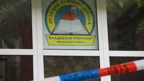 Затвор од 17 5 години за родителите на детето што уби 10 лица во српското училиште „Владислав