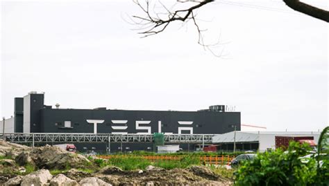 特斯拉dojo超算下月投产，汽车公司开启算力角逐 界面新闻 · 汽车