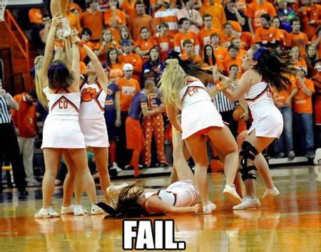 Cheerleader Oops Embarrassing Moments In Cheerleading Cheerleaders Oops Embarrassing