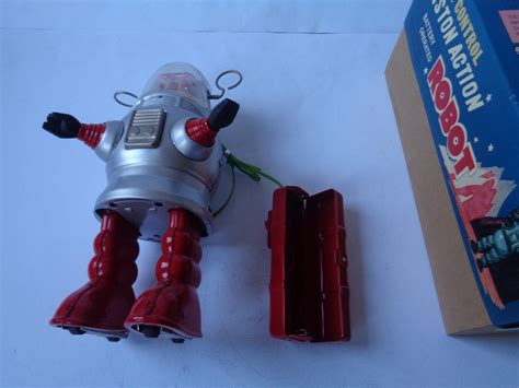 Ha Ha Toy Piston Action Robot Robby The Robot With Box Battery Operated Toy Paradise