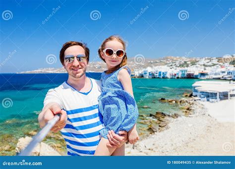 Отец и дочь стоковое изображение изображение насчитывающей дочь 180049435