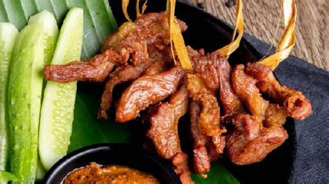 หมูพวงทอด หมูยอทอด น้ำพริกปลาร้า สังกะสีหน้าหอ ม รังสิต สั่งอาหารออนไลน์ล่วงหน้า รับที่ร้าน