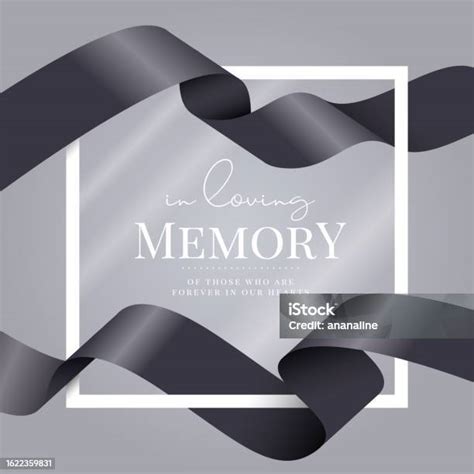 우리 마음 속에 영원히 있는 사람들의 사랑스런 기억 속에서 회색 배경 벡터 디자인에 위아래로 흔들리는 검은색 리본이 있는 흰색 프레임의 텍스트 부고에 대한 스톡 벡터 아트