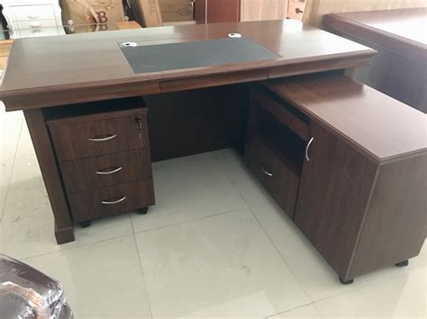 BÀn GiÁm ĐỐc St E20