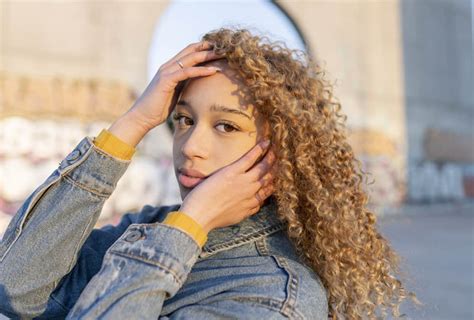 15 Cute Birthday Hairstyles For White And Black Girls