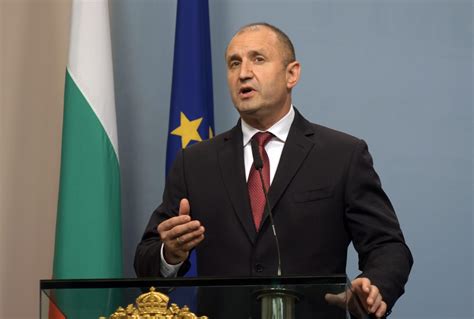 РАДЕВ НЯМА ДА ПЪТУВА Не пуснаха президента за срещата на върха на НАТО Информационна агенция ПИК