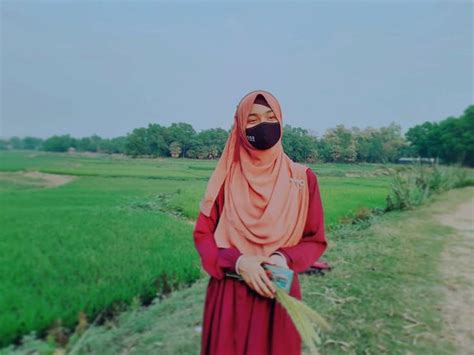 इस कपड़े और गैजेट आइटम को खरीदने के लिए मेरे बायो लिंक पर क्लिक करें Model Afsana Rahaman Mɩmɩ