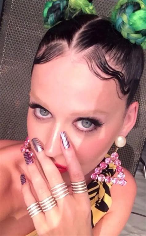 What 70 Popular People Look Like Without Eyebrows Roasthow