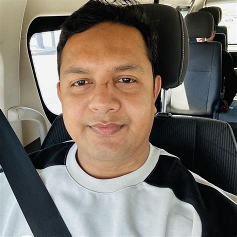 ‘শহীদ আবু সাঈদ স্মৃতিস্মম্ভ পরিদর্শন শেষে ফুল দিয়ে শ্রদ্ধা জানালেন উপদেষ্টা