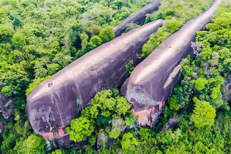 หินสามวาฬ แหล่งท่องเที่ยวสุด Unseen ของจังหวัดบึงกาฬ