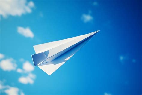 Limportance De La Précision Dans La Fabrication Dun Avion En Papier