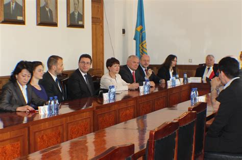 Сенатын маршал польш хэлний ангийн багш оюутнуудтай уулзав