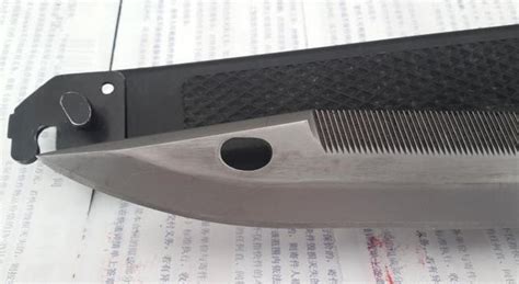 解放军新式刺刀让特种兵如虎添翼，让无数敌手胆寒刺刀刀柄敌手解放军多用途新浪新闻