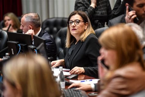 Владата го прифати Оперативниот план за активни програми и мерки за вработување и услуги на