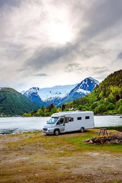 Imágenes De Autocaravana Paisaje Descarga Gratuita En Freepik