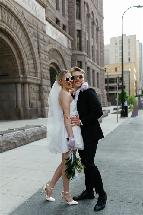 Emily And Maxs Minneapolis Courthouse Elopement
