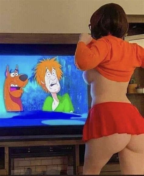 Foto De Velma Flashing Shaggy And Scoob