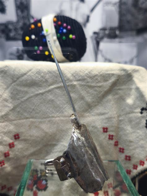 Пътувай Докато е в трето отделение учителката дава задание на момичетата от класа на Върбинка