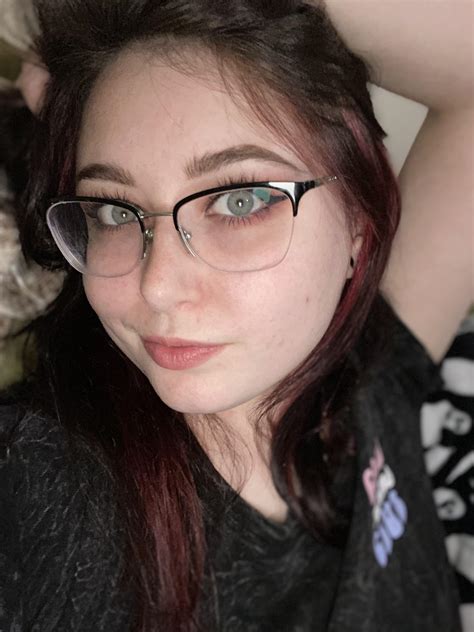 Lonely Girl 24f 💔 R Selfie