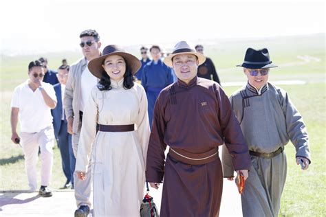 УИХ ын дарга Д Амарбаясгалан Үндэсний их баяр наадмын соёолон морьдын уралдаан үзэж түрүү их