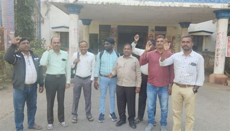 కాంట్రాక్ట్ అధ్యాపకులకు యూజీసీ పే స్కేల్ అమలు చేయాలి Batukammanews