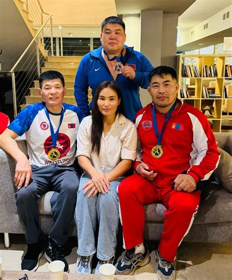 Н Баатар А Алтанхуяг нар чөлөөт бөхийн Дэлхийн аварга боллоо