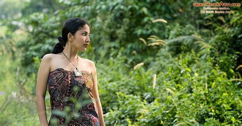Indo Girl Model Nude Iis Faradina On Forest