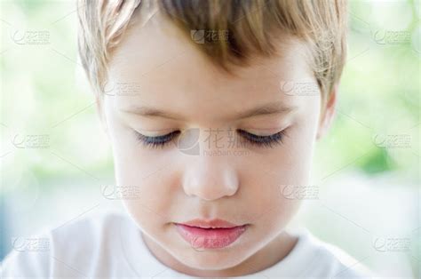 思考的男孩