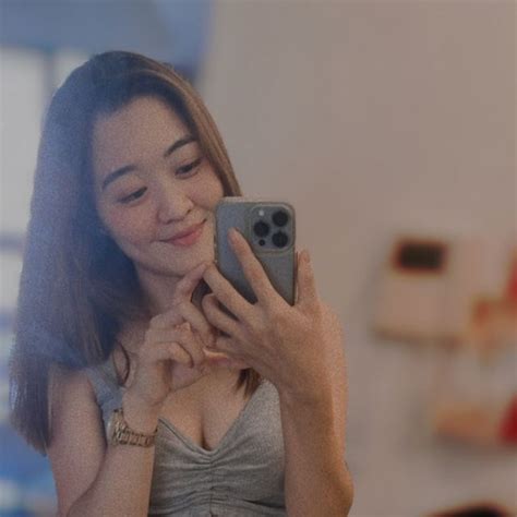 如果我長大了變很高了你是不是就當小天使了 當小天使你還會陪在我身邊 呸呸呸 媽媽還年輕當什麼小天使 但有聽進媽媽說