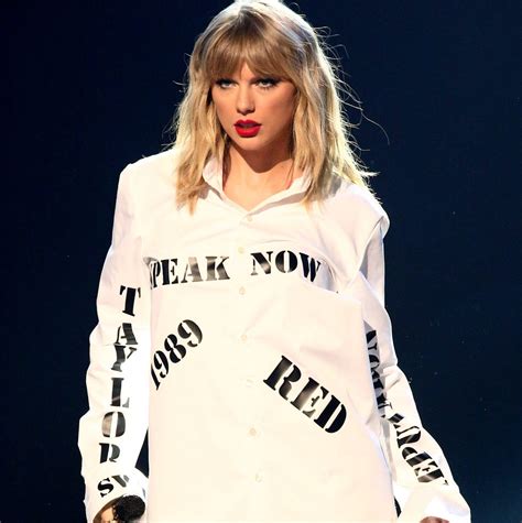 19 Best Taylor Swift Costume Ideas For Halloween 2024