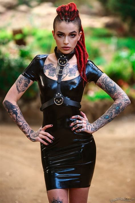 Goth Girl Leigh Raven Works Clear Of Latex Dress For Nude Solo Poses