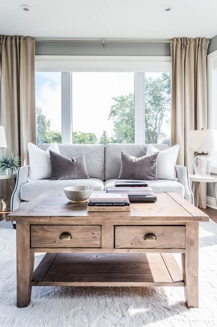 A Beautiful Master Bedroom Traditional Bedroom Montreal By Lux Decor Houzz Ie