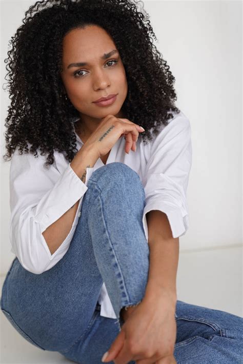 Aimee The Model Booker