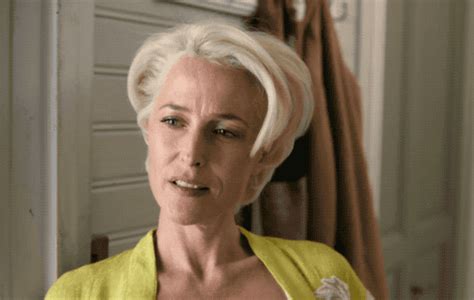 Watch Gillian Anderson S Sex Guru In First Trailer For Netflix S Sex Education Cinemablend