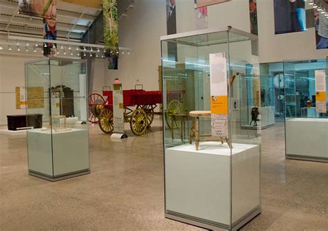 zone display cases products modular cases museum quality display cases museum display