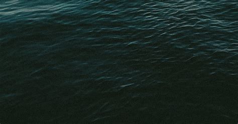 고요한 고요함 깊은 높은 각도보기 독일 맑은 물 물결 바다 바다 표면 바다의 베르니 게로 데 블루 손을 흔들다 수생 수직 쐈어 수평선 야외