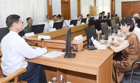 မန္တလေးတိုင်းဒေသကြီးအစိုးရအဖွဲ့ဝန်ကြီးချုပ် ဦးမျိုးအောင် မန္တလေးမြို့အခြေစိုက် တရုတ်ပြည