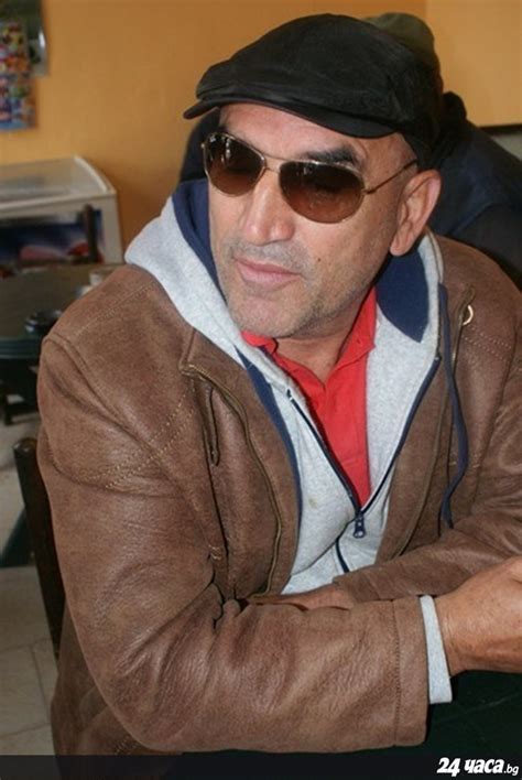 Нова версия Бизнесмен искал да свали от кметския пост Ценко Чоков