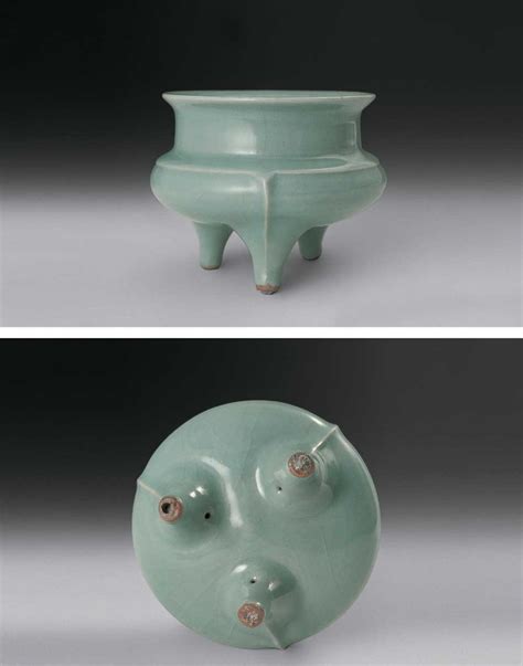 南宋 龙泉窑粉青釉鬲式炉 上海长城2006春季艺术品拍卖会 上海长城 拍品价格 图片 拍卖专场 拍卖会预展 拍卖会结果 卓克拍卖频道