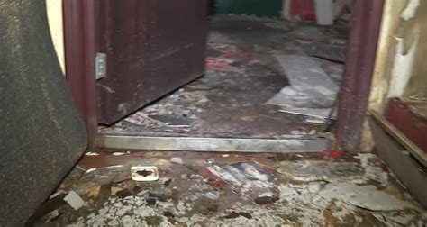 Општина Кисела Вода ја презеде руинираната спортска сала „Расадник“ [галерија] Meta Mk