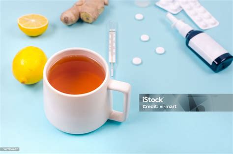 레몬 생강 차 온도계 및 흰색 의료 알약 전통 및 민간 치료 방법 0명에 대한 스톡 사진 및 기타 이미지 0명 감귤류 과일