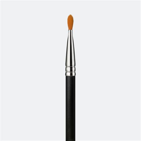 242 Synthetic Shader Brush Mac Cosmetics