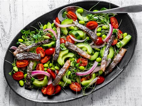 Crispy Salmon Skin Saladn Sizzlefish