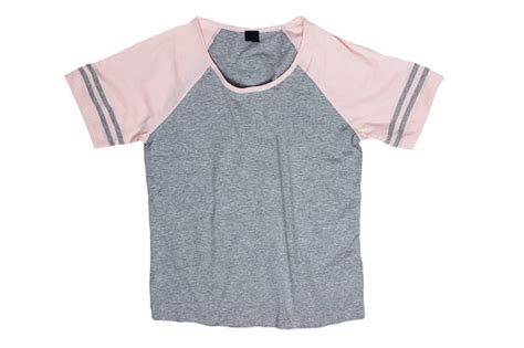 셔츠가 분리되어 있습니다 회색 분홍색 여성 잠옷 여름 탑 또는 흰색 배경에 고립 된 셔츠의 클로즈업 유행 밤 착용 또는 밤 0명에 대한 스톡 사진 및 기타 이미지 Istock