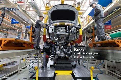 자동차 생산 라인 용접 차체 현대 자동차 조립 공장 자동차 산업 하이테크 공장의 인테리어 현대 생산 생산 라인에 대한 스톡 사진 및 기타 이미지 Istock
