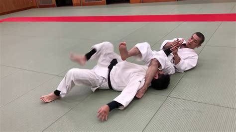 柔道JUDO寝技で下から腕ひしぎ十字固め YouTube