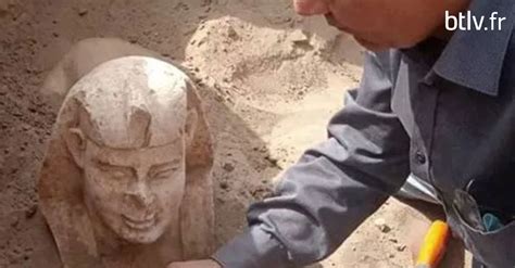 Un Sphinx Souriant à Fossettes Découvert En Égypte Btlv