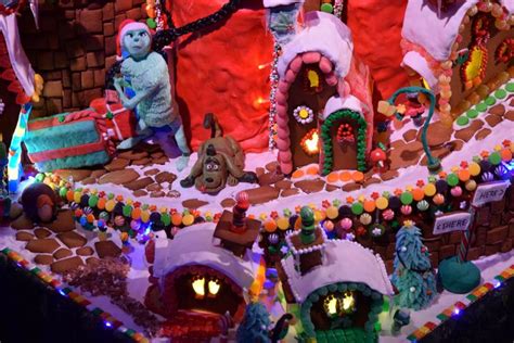 The Grinch Gingerbread House Ngtimages Photography Food And Beverage
